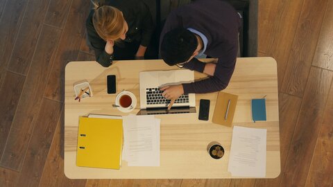 Associate Manager Job Description – Requirements, Salary, Jobs