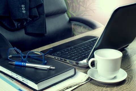 Desk Manager Job Description – Requirements, Salary, Jobs