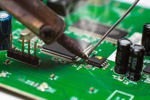 Senior Technician Job Description – Requirements, Salary, Jobs