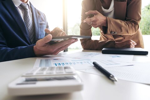 Senior Executive Job Description – Requirements, Salary, Jobs