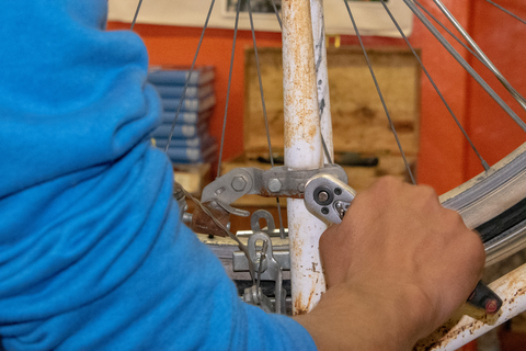 Bicycle Mechanic Job Description – Requirements, Salary, Jobs